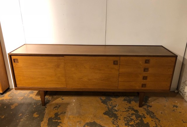 Etusivu - Kuolinpesien osto ja tyhjennys -Helsinki Secondhand - Myymme ...